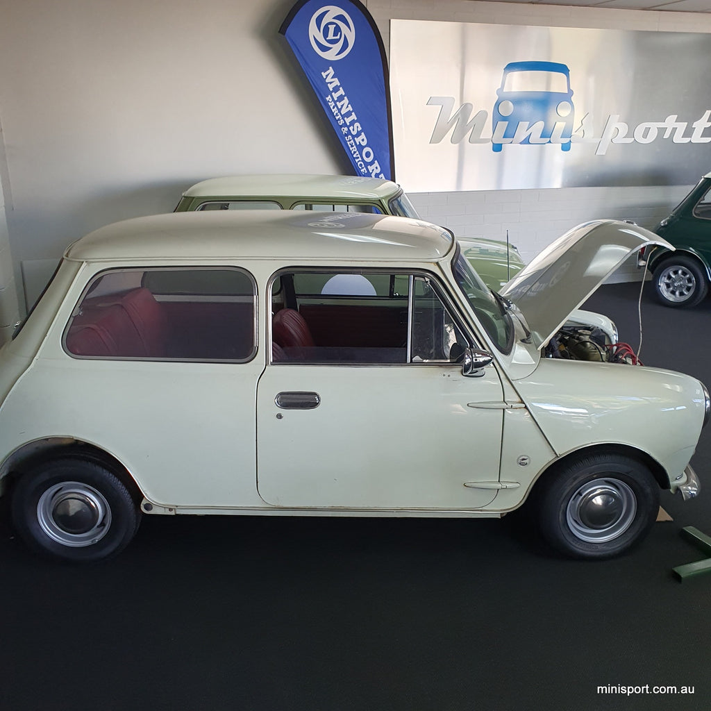 WHITE MORRIS MINI K (12/70) – Minisport