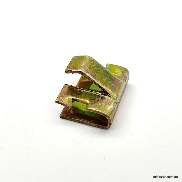 Mini lower dash rail clip (4 required per car) – Minisport