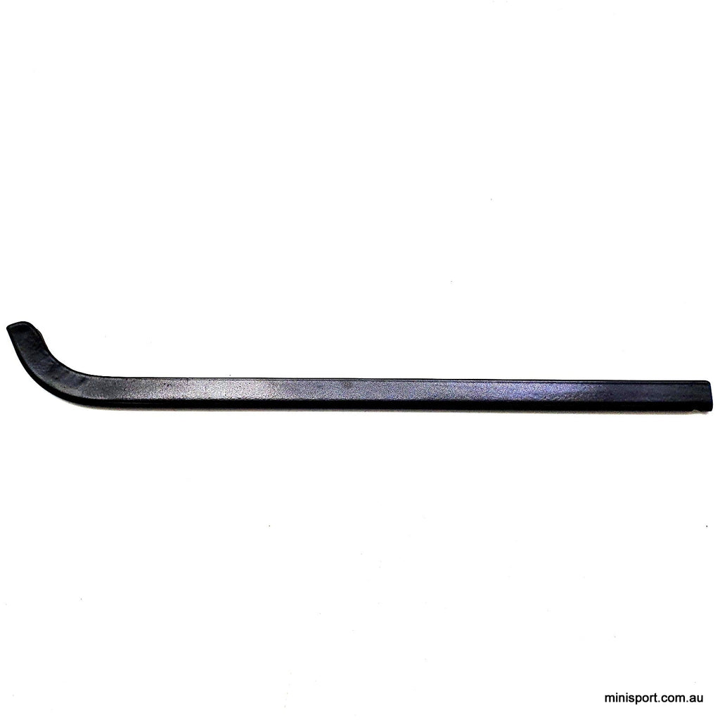 Mini van, rear valance seam moulding, either L or R hand corner (goes ...